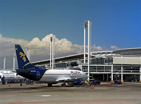 圣地亚哥机场图册 360百科