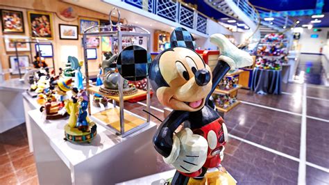 The Disney Gallery à Disney Village La Boutique Magique De Lart Disney