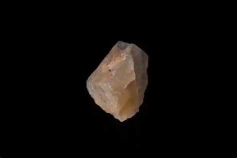 Hematoid Quartz Meanings Healing Properties And Powers Hello Fearless