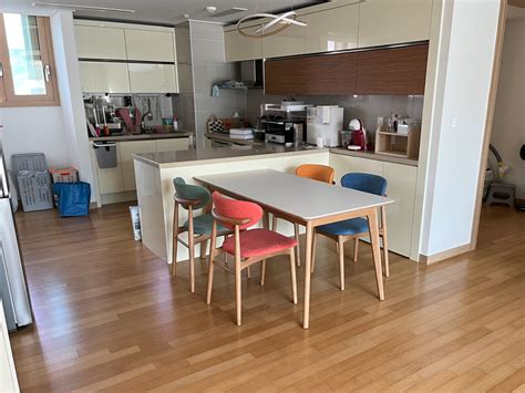 부산 기장 정관 동원로얄듀크 배송 Kt 테이블 내추럴 오크 세라믹식탁 배송후기 식탁종류 테이블