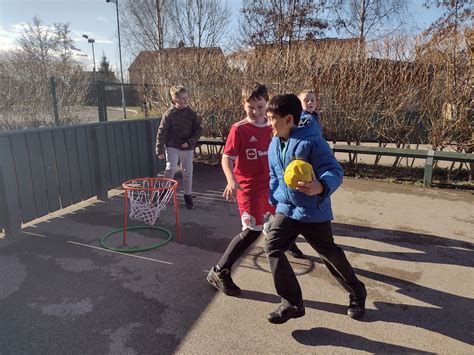 Hub Pe Christopher Pickering Primary School