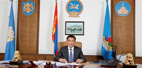 САР ШИНИЙН МЭНДЧИЛГЭЭ ДЭВШҮҮЛЛЭЭ