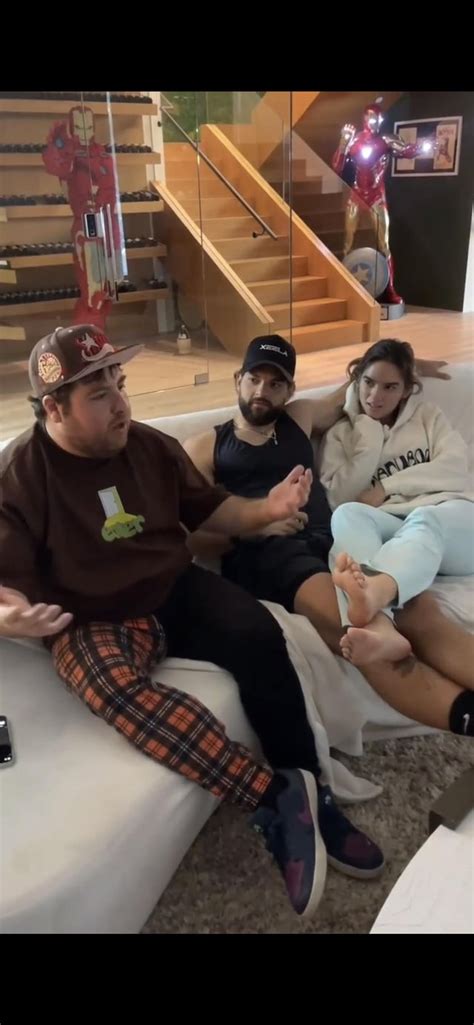 Natalies Crossed Bare Soles Rnatalienoelfeet