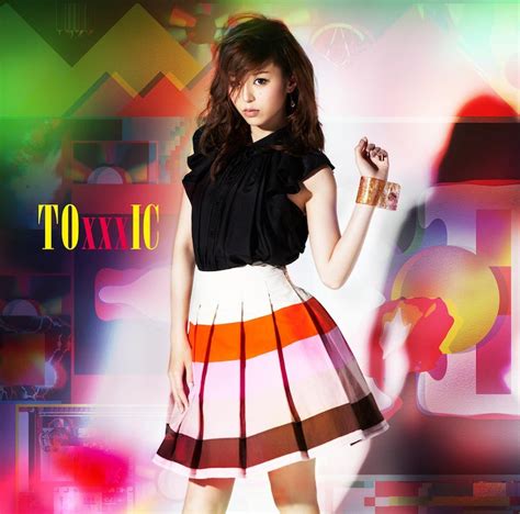 平野綾「toxxxic」初回限定盤ジャケット 平野綾、新曲pvでクール＆挑発的なダンスを披露 [画像ギャラリー 2 3] 音楽ナタリー