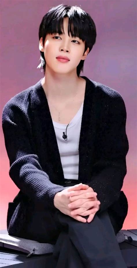 Bts Community Post 생일 축하해 지민아 우리는 너를 너무 사랑해 계속해서 멋진 사람이 되어줘 🥰💜