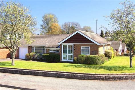 Property Valuation 92 Linden Lea Finchfield Wolverhampton Wv3 8be