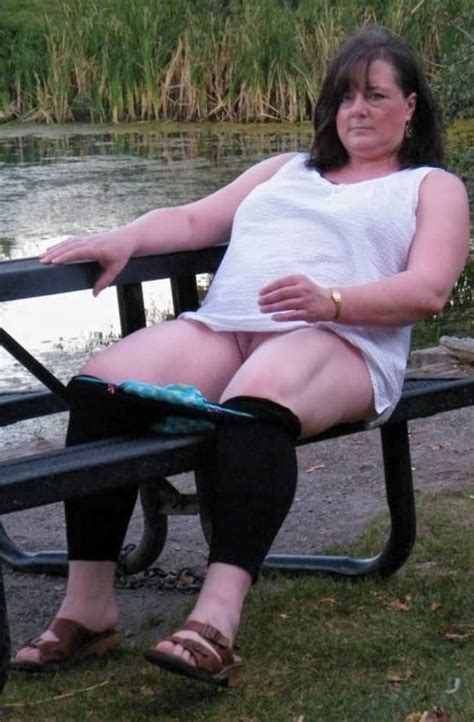 Granny Flashing Porn Pics Pictoa