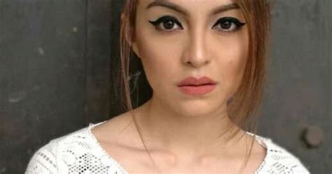 Effie Diazs Instagram Twitter And Facebook On Idcrawl