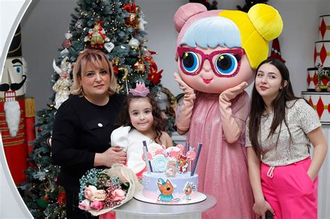 ნიკოლ 5 წლის 👸 💟 ლ ო სადღესასწაულო ცენტრი ჰობი • Hobby