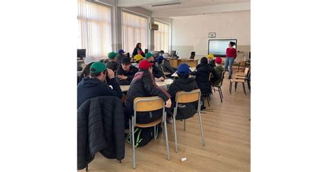 Ученици от Пловдив ще стават асистенти на стоматолози и авиационни техници