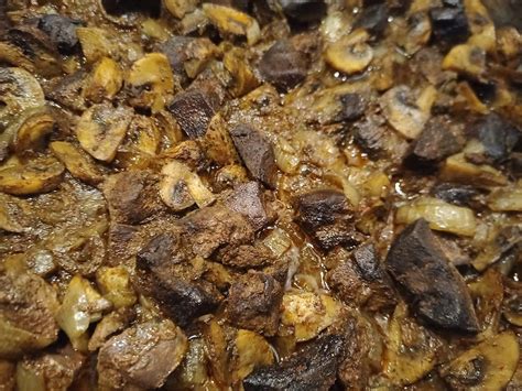Свински черен дроб с лук и гъби вкусни рецепти без глутен и без яйца