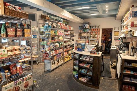 Viral Tweet Sparks Debate Over Nyc Bodegas Vs Grocery Stores