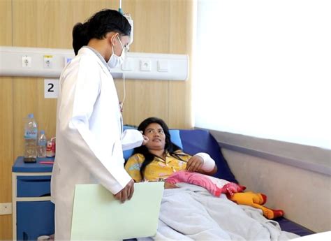 សមាជិក ប ស ស ជាង ១មុឺននាក់ បានទទួលសេវានៅ មន្ទីរពេទ្យមិត្តភាពកម្ពុជា ចិន ព្រះកុសុមៈ