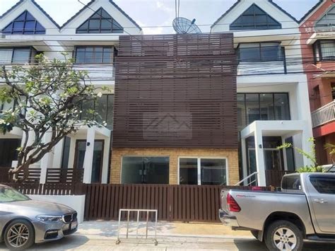 ขายด่วนโฮมออฟฟิศ 3 ชั้น 2 หลัง 64 ตรว ย่านทาวอินทาวน์ เลียบด่วน ขาย