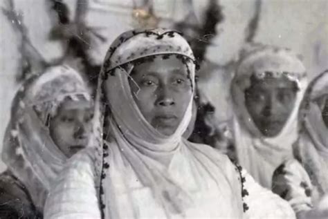 Siti Walidah Dahlan Perempuan Pejuang Dari Aisyiyah