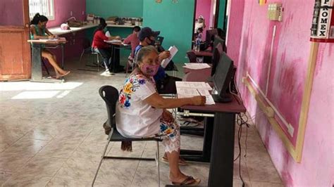 Abuelita De 71 Años Presenta Examen De Primaria Y Enternece En Redes