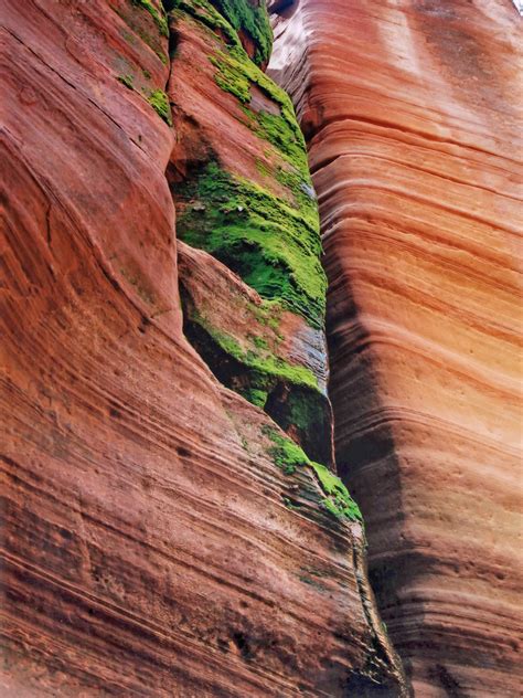 Crack In The Wall Sand Wash Red Cave Utah