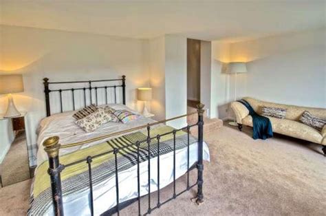 On The Market White Cottage Four Bedroom Bungalow In Warningcamp Near