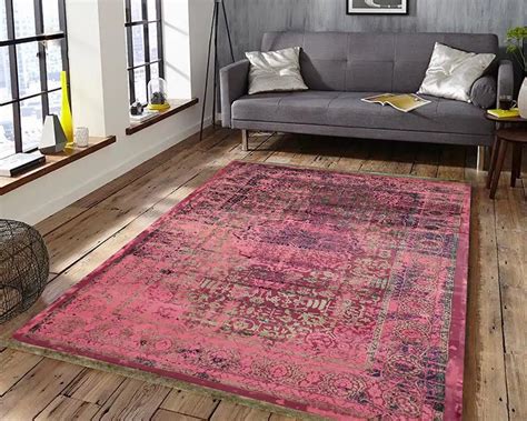 تکنیک‌های ست کردن فرش صورتی با مبل در دکوراسیون فرش اکسیر