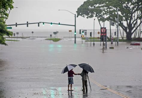 Hawaiis Big Island Is Lashed By Heavy Rain From Hurricane Lane