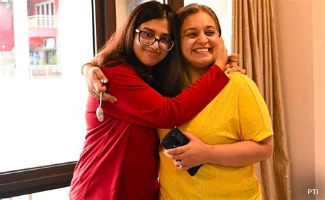 Isc Class 12th Topper Manya Gupta Scored 9975 From Kolkata What Are