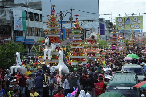 Arak Tabut Tebuang Bengkulu Antara Foto