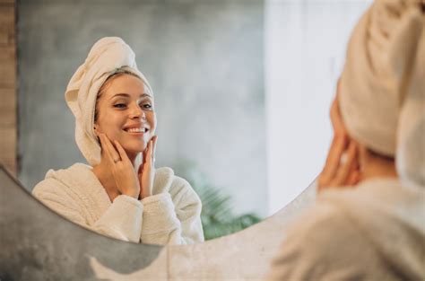 Косметолог Гришина дала советы как добиться идеально гладкой кожи лица