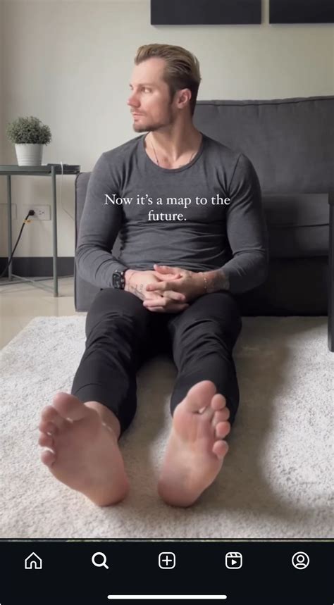 Alexander Hoffmanns Feet