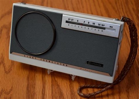 Vintage Linmark Transistor Radio Model 8td 2 Am Band 8 Transistors