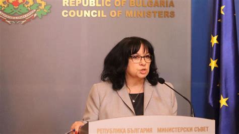 Теменужка Петкова Президентът Радев отдавна участва в политическия живот на страната а сега