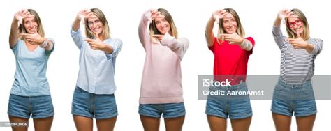 흰색 절연된 Backgroud 웃 고 행복 한 얼굴로 손가락과 손으로 만드는 프레임에 보이는 캐주얼을 입고 금발의 아름 다운 여 자가 콜라주 창의력과 사진 개념입니다 개념에