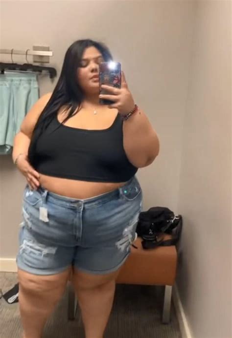 Lesv2000 Plus Size Model On Tiktok Plus Size Models Curvage