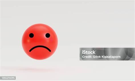 3d 렌더링에 의한 제품 및 서비스 개념을 사용한 후 최악의 고객 만족도와 고객 평가를 위해 흰색 배경에 빨간색 화가 나 슬픈 얼굴을 분리합니다 3차원 형태에 대한 스톡