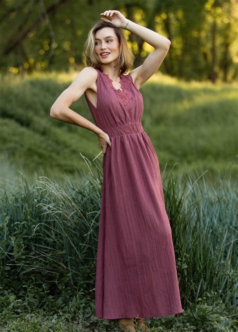 Zoie Dress In Raisin Joyfolie