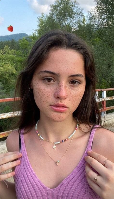 Pin On Derya Pinar In Women With Freckles Beautiful Freckles