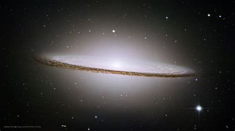 M104 A Galáxia Do Sombrero Pelo Hubble O Universo Eternos Aprendizes