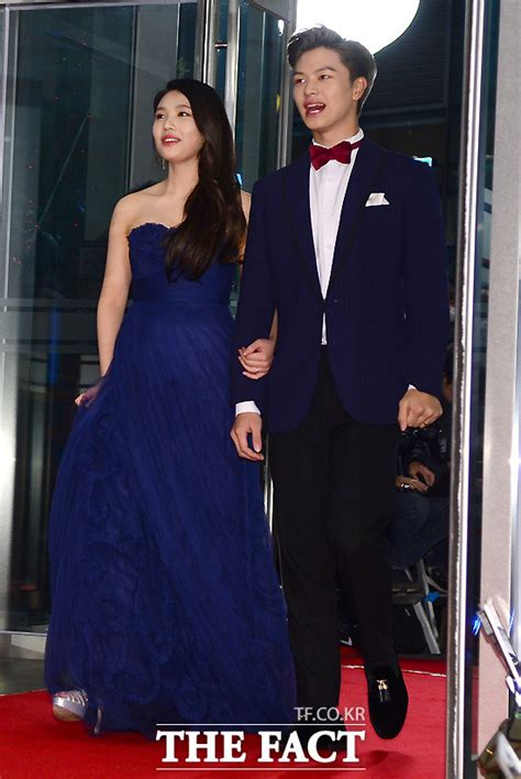 [tf클릭] 조이 육성재 우리가 바로 대세 커플~ 포토 기사 더팩트