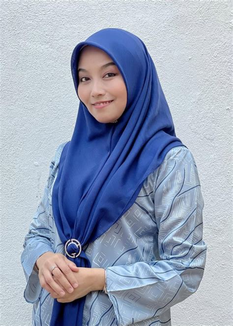 Anis Suraya Lirik Cinta Tersimpul Rapi