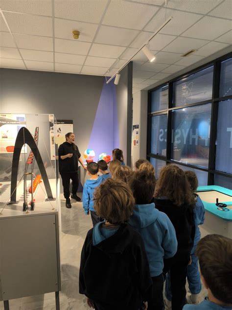 Φυσική αλλά Planet Physics Style Saint Joseph Πεύκη