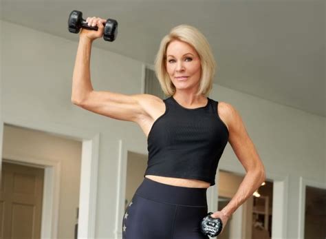 7 Gentle Ab Exercises For Seniors To Strengthen Your Core Older Woman