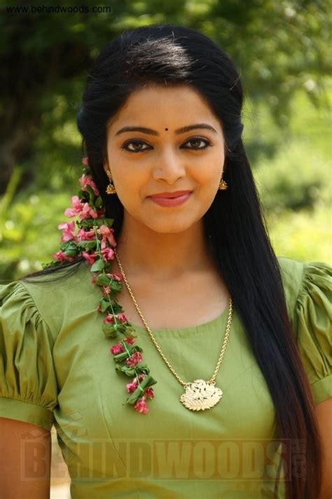 Janani Iyer Aka Janani Photos Stills And Images