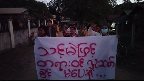 Khit Thit Media လမ်းမများပေါ်တွင် တန်ဆောင်တိုင်ည စားဝတ်နေရေးအတွက