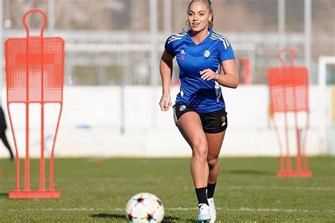 Ana Maria Markovic Nombrada La Futbolista Más Bella Del Mundo Foto 7