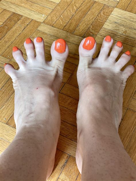 Orange Spread Scrolller
