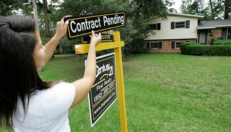 Rising Interest Rates Could Derail Strong Demand For Mortgage Applications