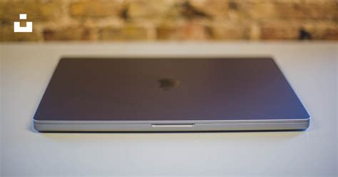 테이블 위의 노트북 클로즈업 사진 Unsplash의 무료 닫힌 노트북 이미지