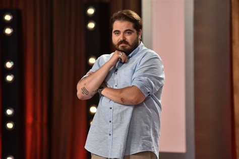 მეთქი ომლეტს მაინც მოვხოდავდი მაგრამ ბადროს მტყორცნელები ჰყავთ იქით და ვერ რა პროდუქტს