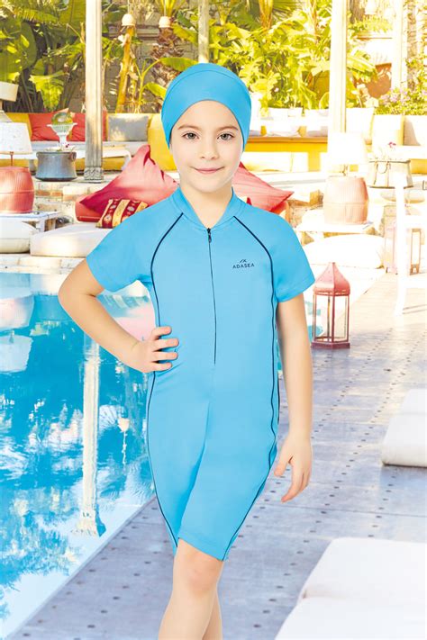 مايو سباحة للأطفال تركيانا