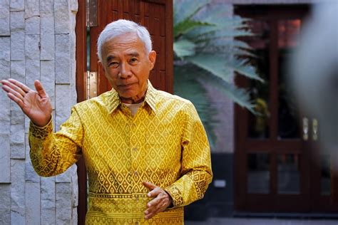 สุวัจน์ อวยพรปีใหม่ไทย ให้คนไทยเติมพลังแห่งความสุข พลังครอบครัว เพื่อเป็นพลังแก้ไขปัญหาประเทศ