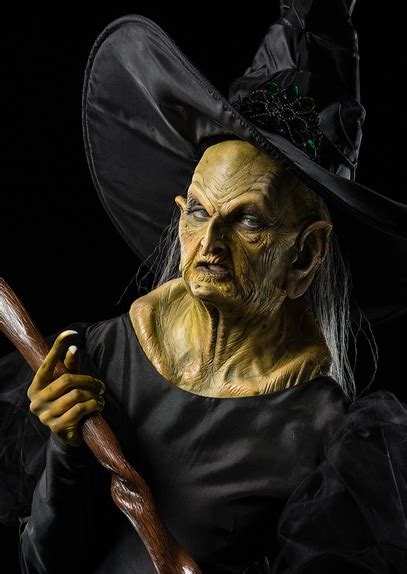 Spotlight Challenge Wizard Of Wonderland Face Off Photos